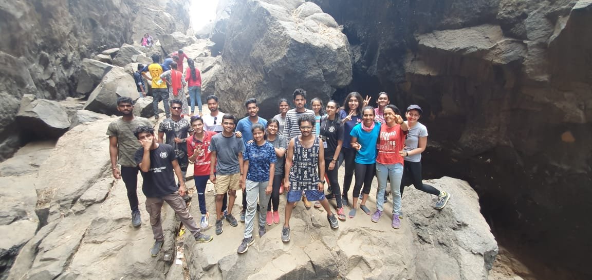 SANDHAN VALLEY TREK , STREAM CROSSING, RAPPELLING & BHANDARDARA DAM ...
